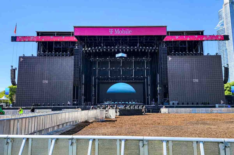 Lollapalooza Stage Lighting and Sound Systems - LD Systems