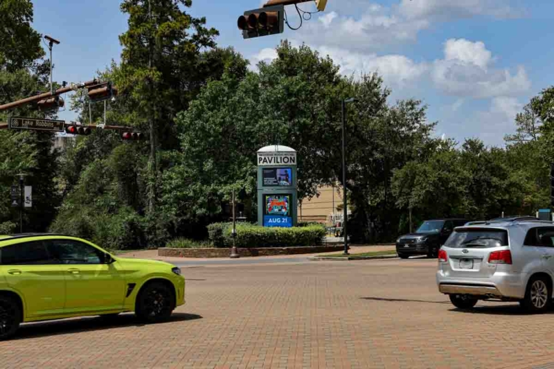 Woodlands Pavilion Outdoor Digital Signage - LD Systems